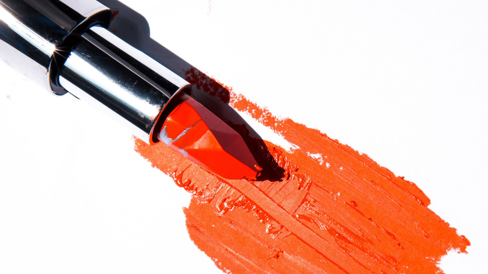 14 smudge-proof lipsticks to wear under your face mask in this pandemic