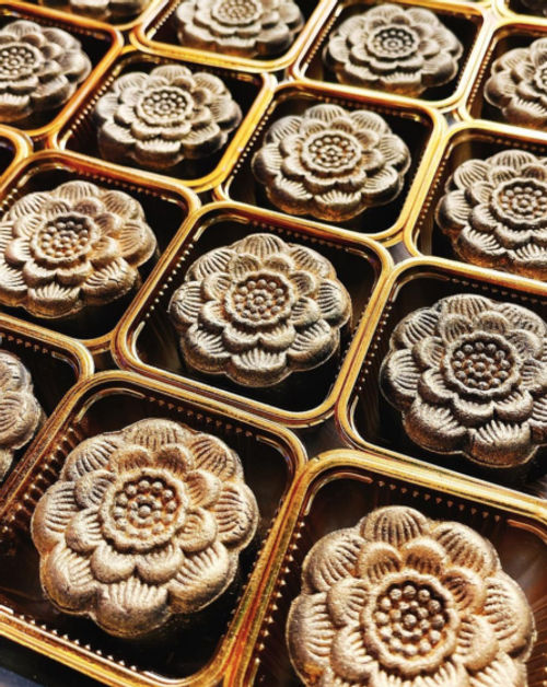 These artisanal mooncakes are perfect as Mid Autumn Festival gifts