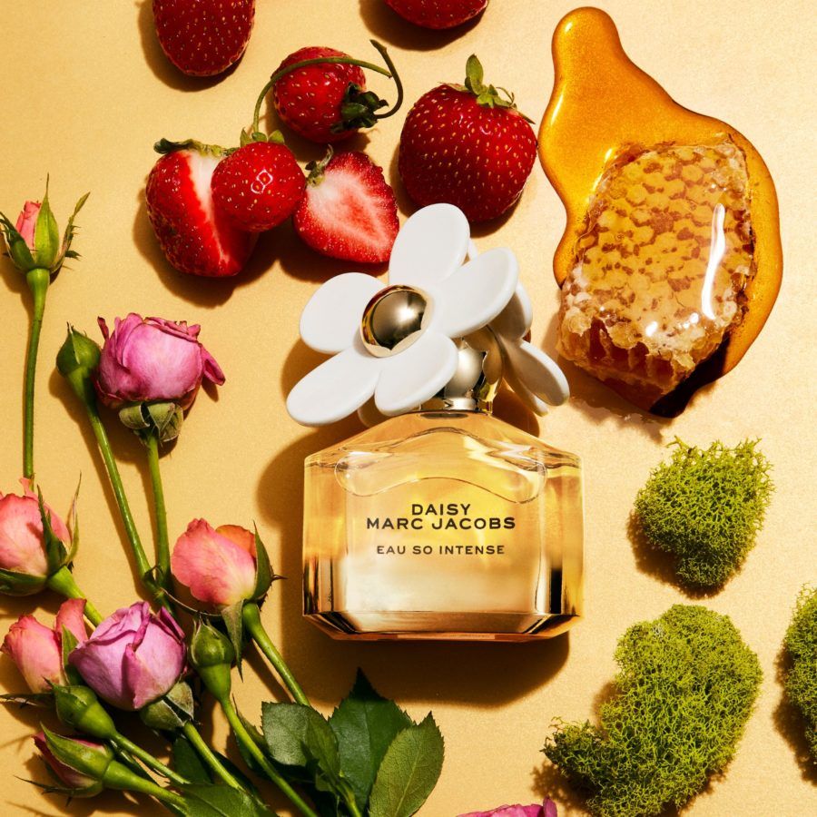 November birthdays: Best gift ideas, from notebooks to fragrance and more