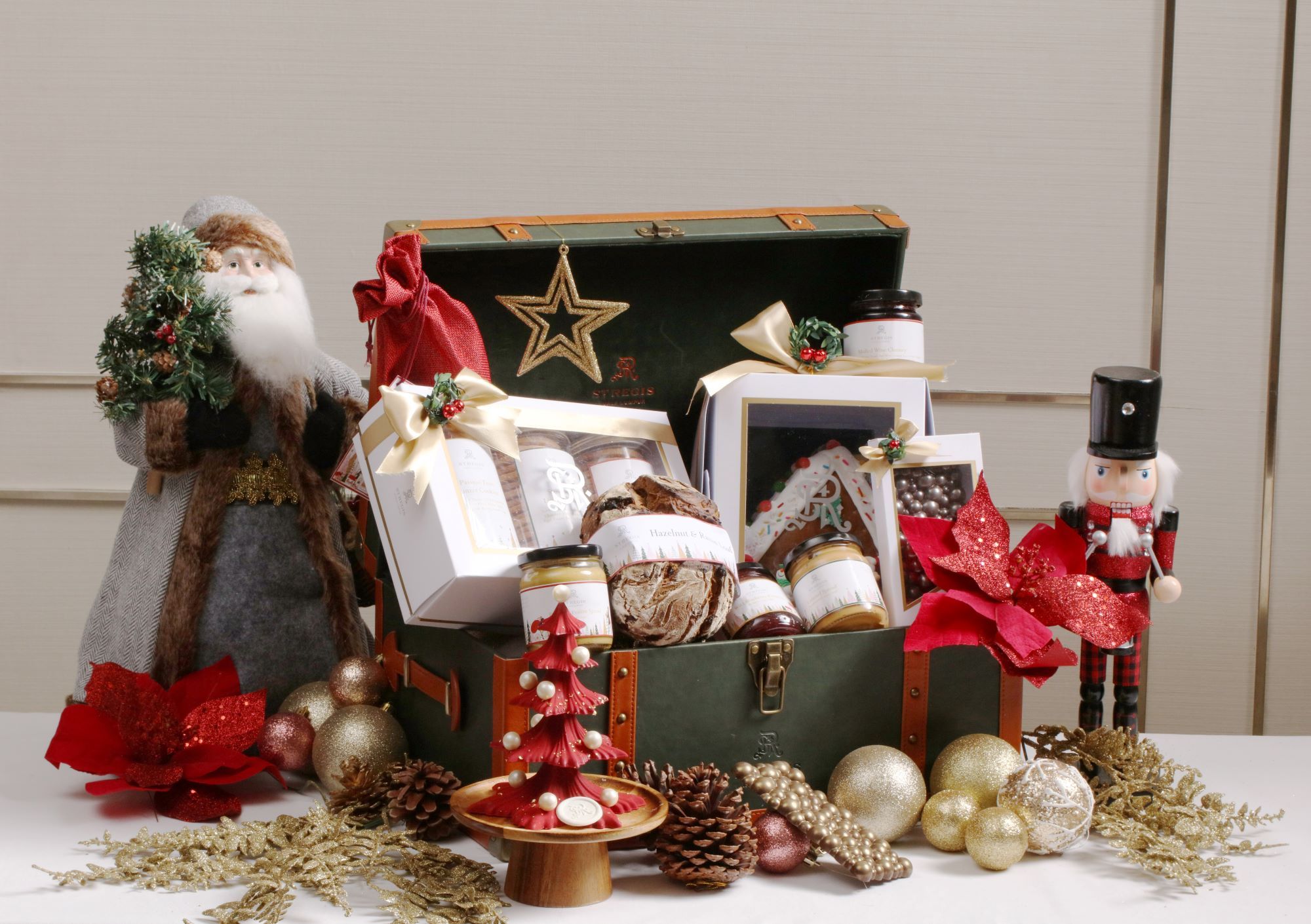Here’s a guide to the best Christmas hampers for your loved ones in 2021