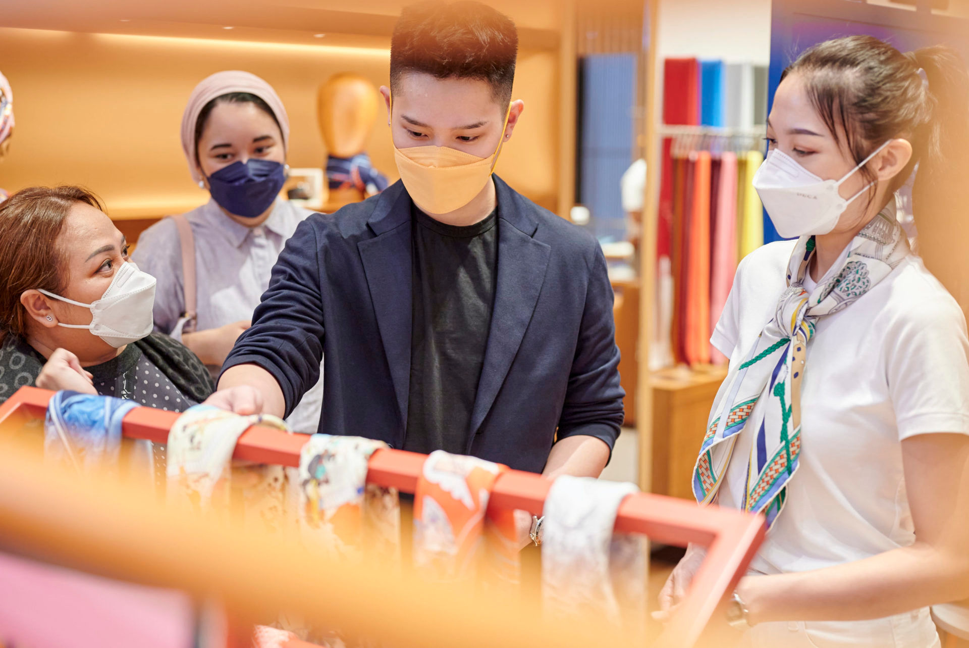 Hermès invites The Z List to experience the versatility of the Carré Craft