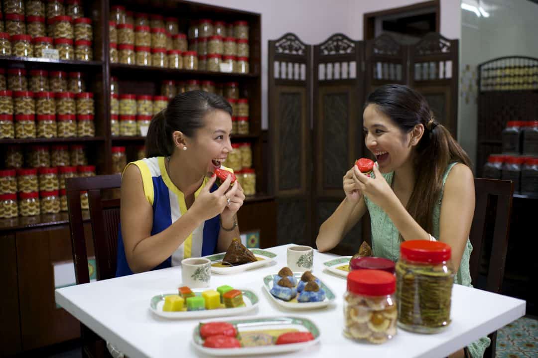 Jazz up your afternoon meal with a touch of Singapore’s cultural roots