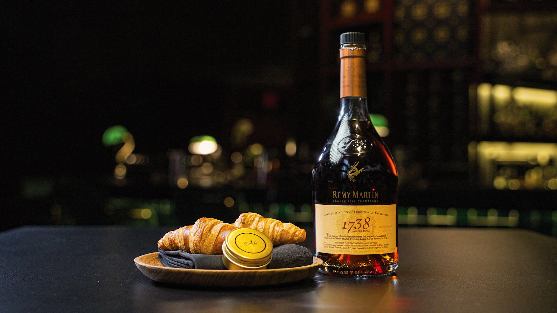 Raymond Tham concocts a dish with Rémy Martin 1738 Accord Royal