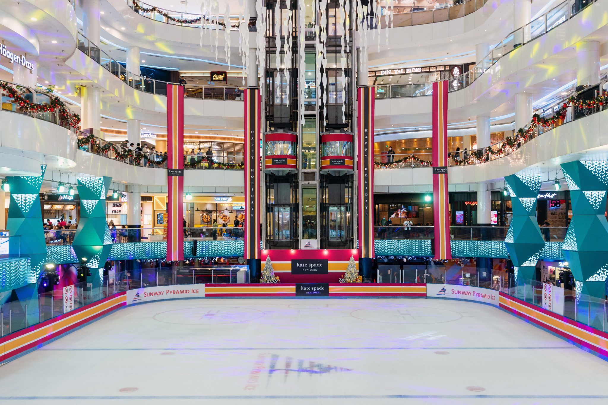 Kate Spade turns up this festive season with candy bar-inspired pop-up