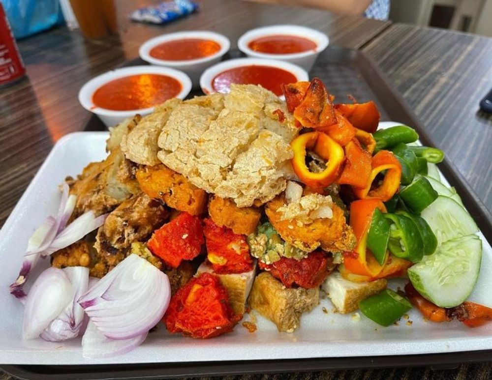 Here's where you can eat the best Indian rojak in Singapore