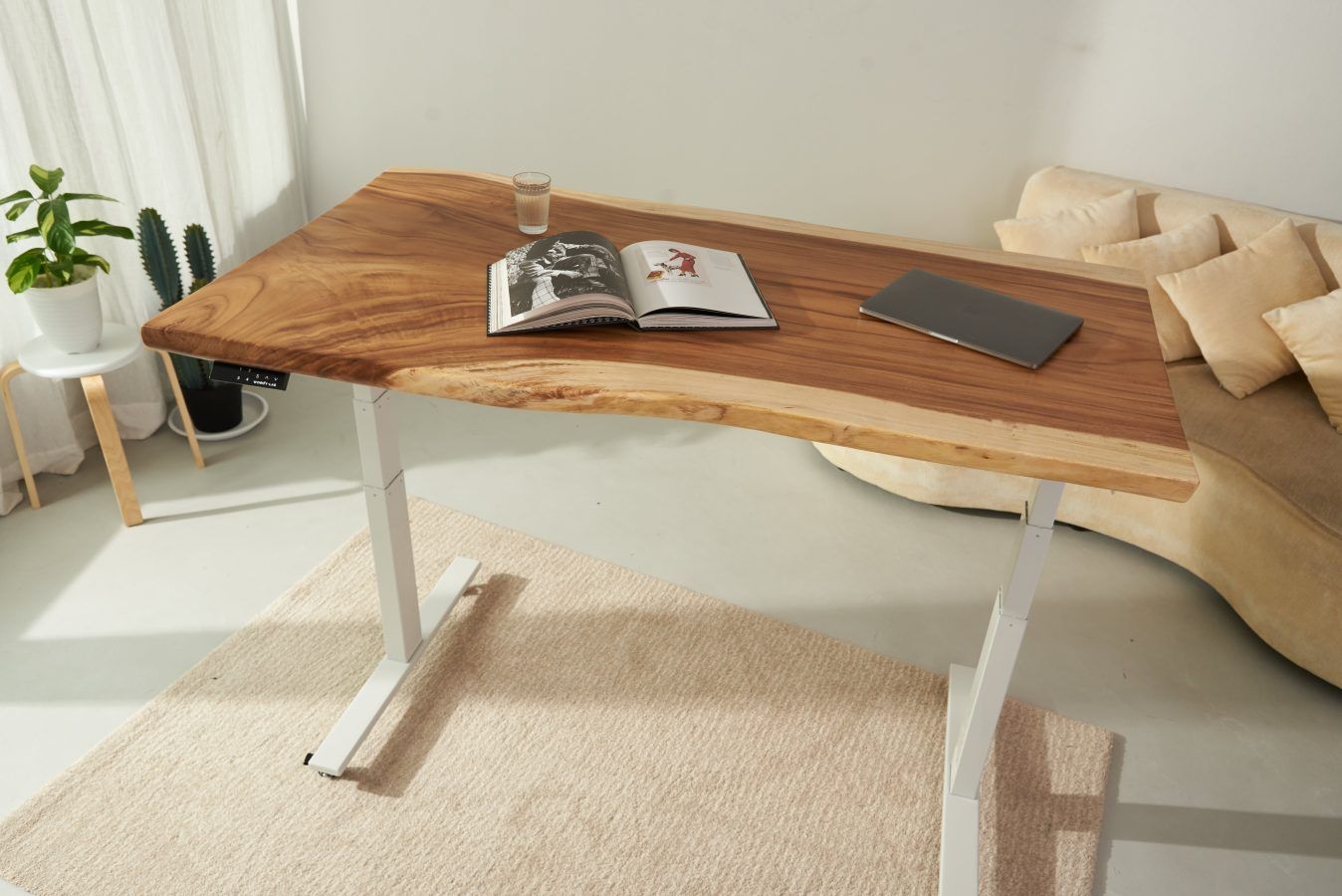 Review: The Suar, Woody Lab’s gorgeous hardwood standing desk