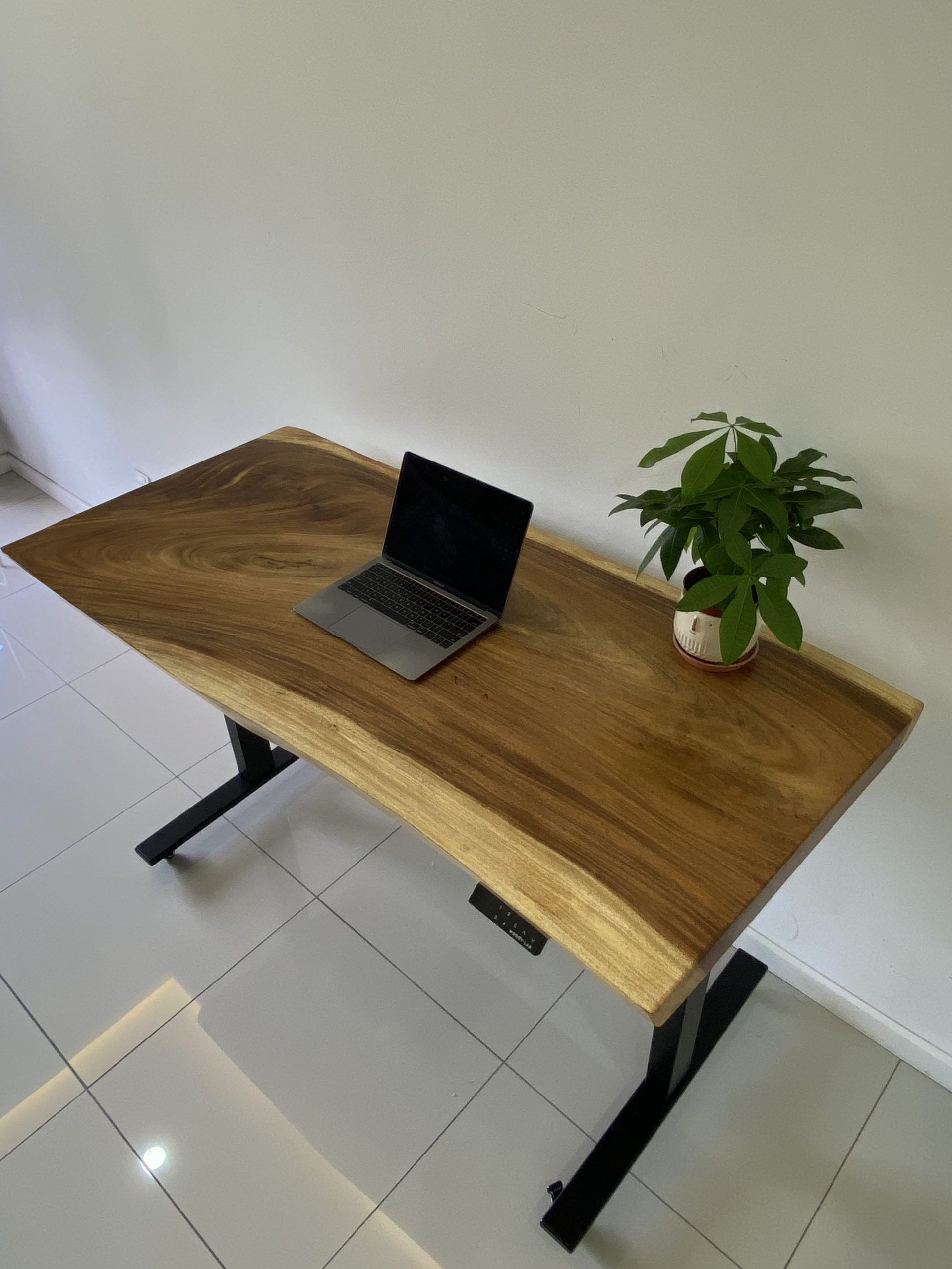 Review: The Suar, Woody Lab’s gorgeous hardwood standing desk