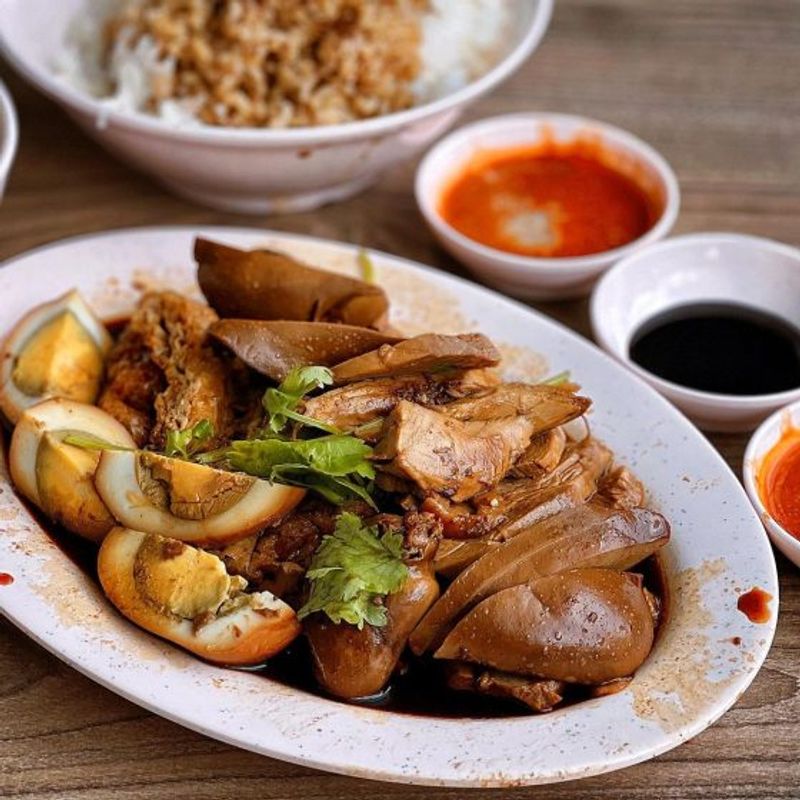 9 best hawker stalls for delicious braised duck rice in Singapore