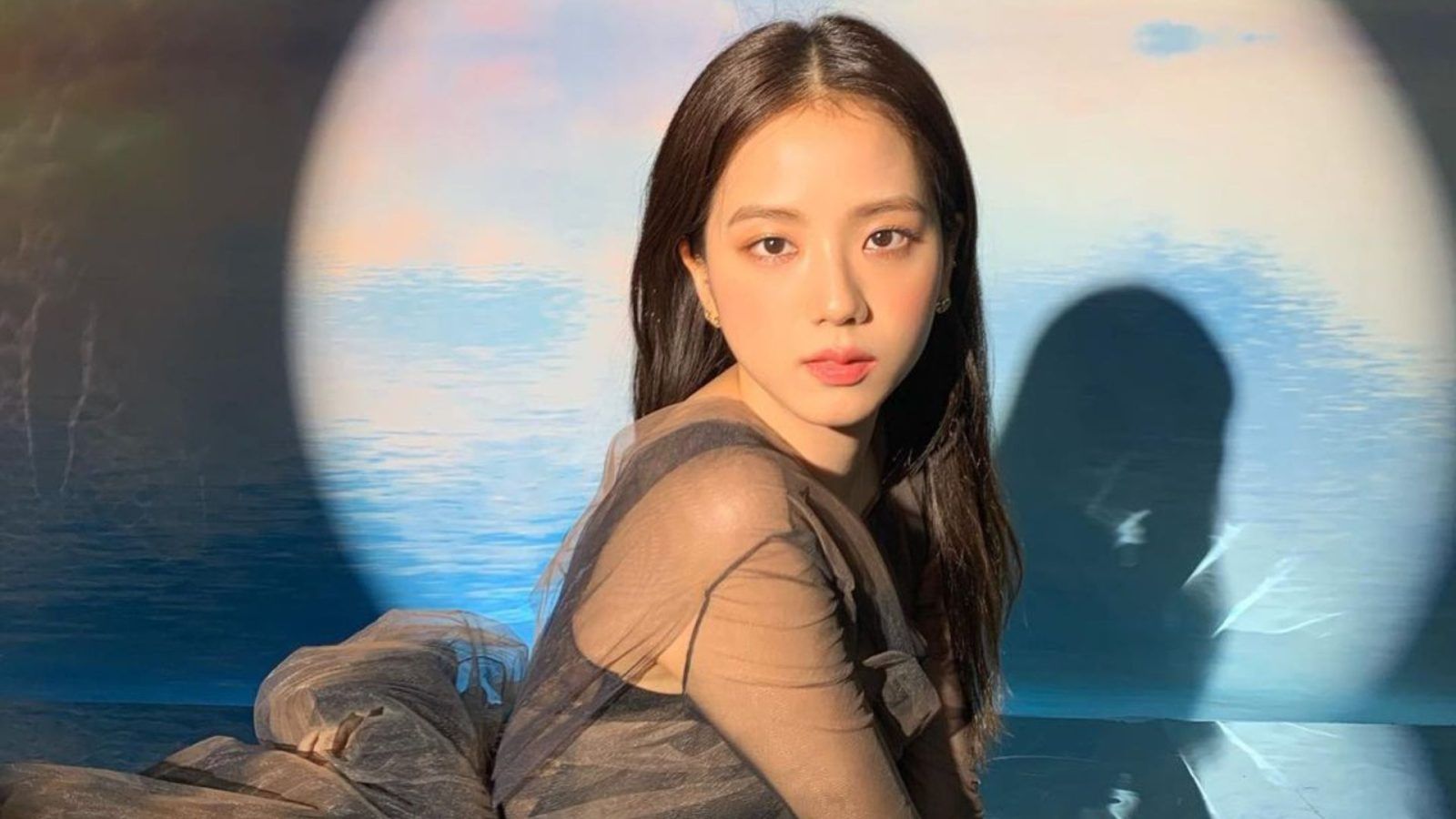 BLACKPINK's Jisoo follows this skincare ritual to get glass-like skin
