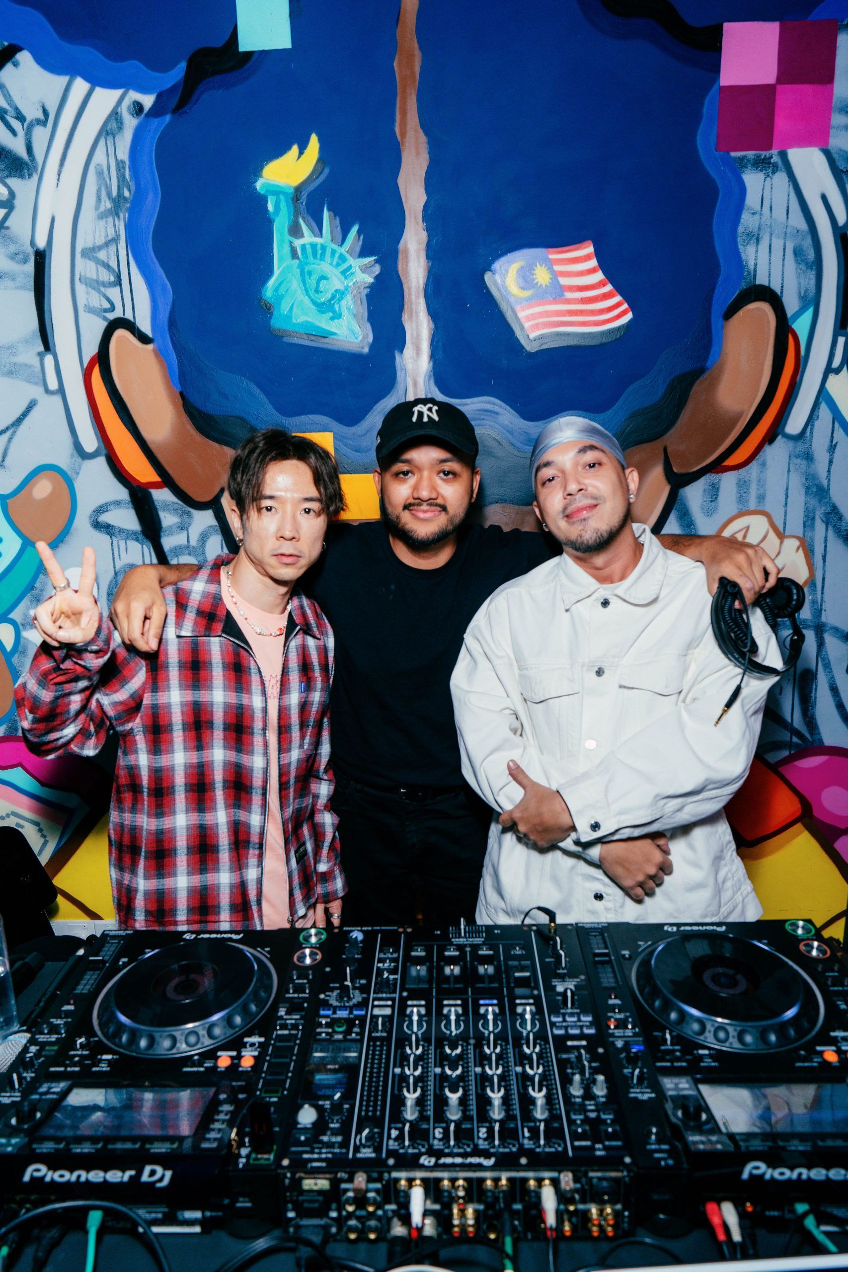 For the love of burgers (and milkshake), head to Black Tap Craft ...