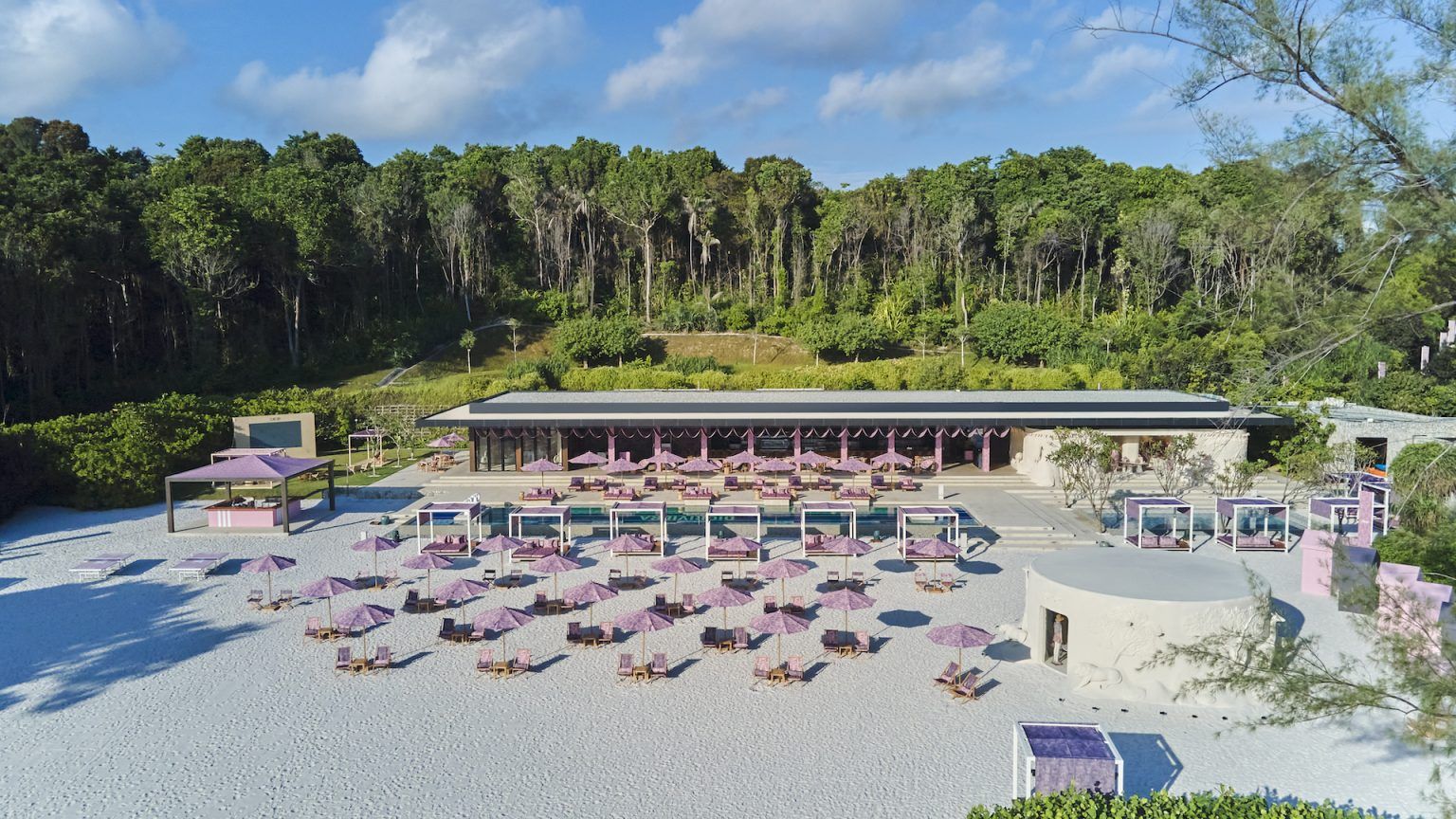 Book your spot at the Dioriviera takeover at Ember Beach Club now