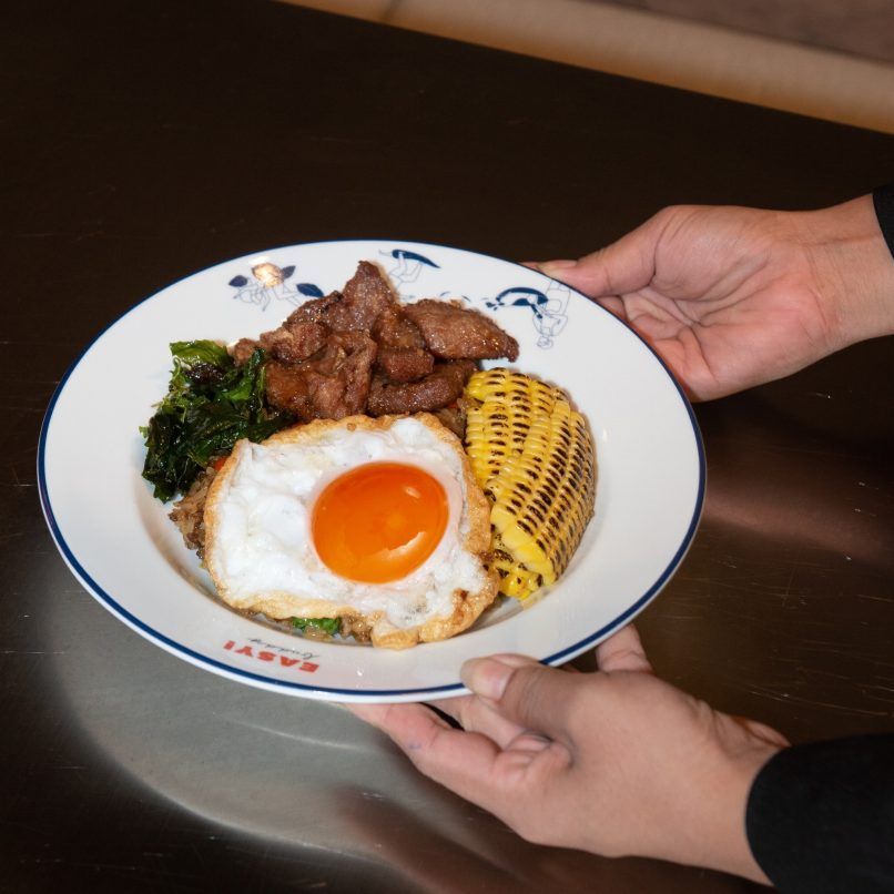 Where to find the best pad krapow in Bangkok