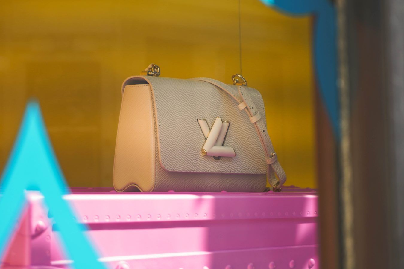 The 5 tips you will ever need when buying your first designer handbag