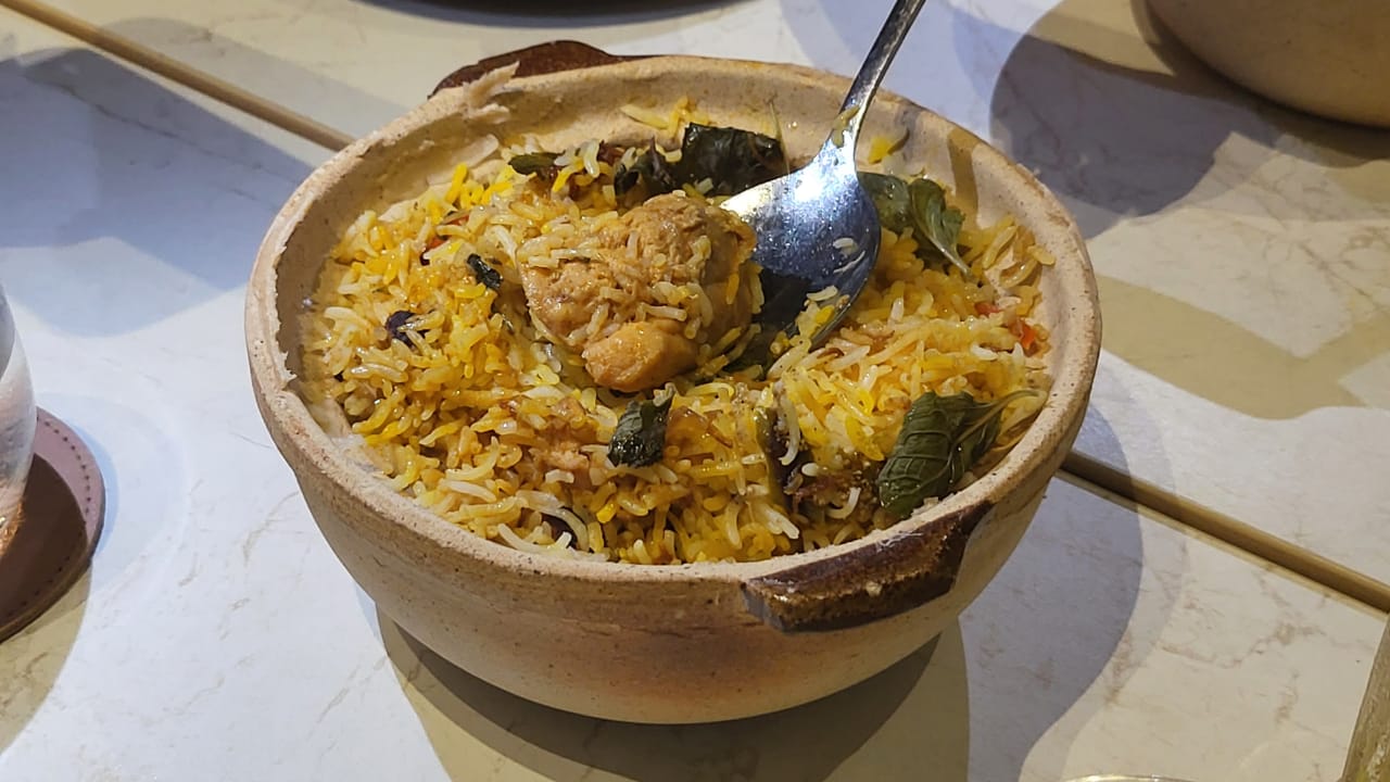 Review: Avenue K's Le Mirch introduces a new facet to Indian ...