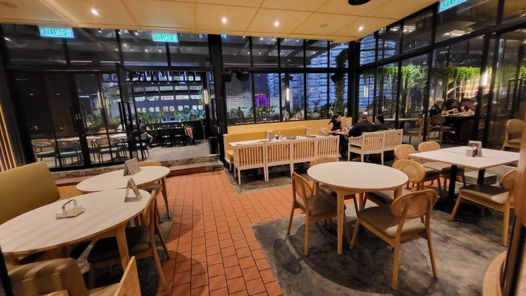 Review: Avenue K's Le Mirch introduces a new facet to Indian ...