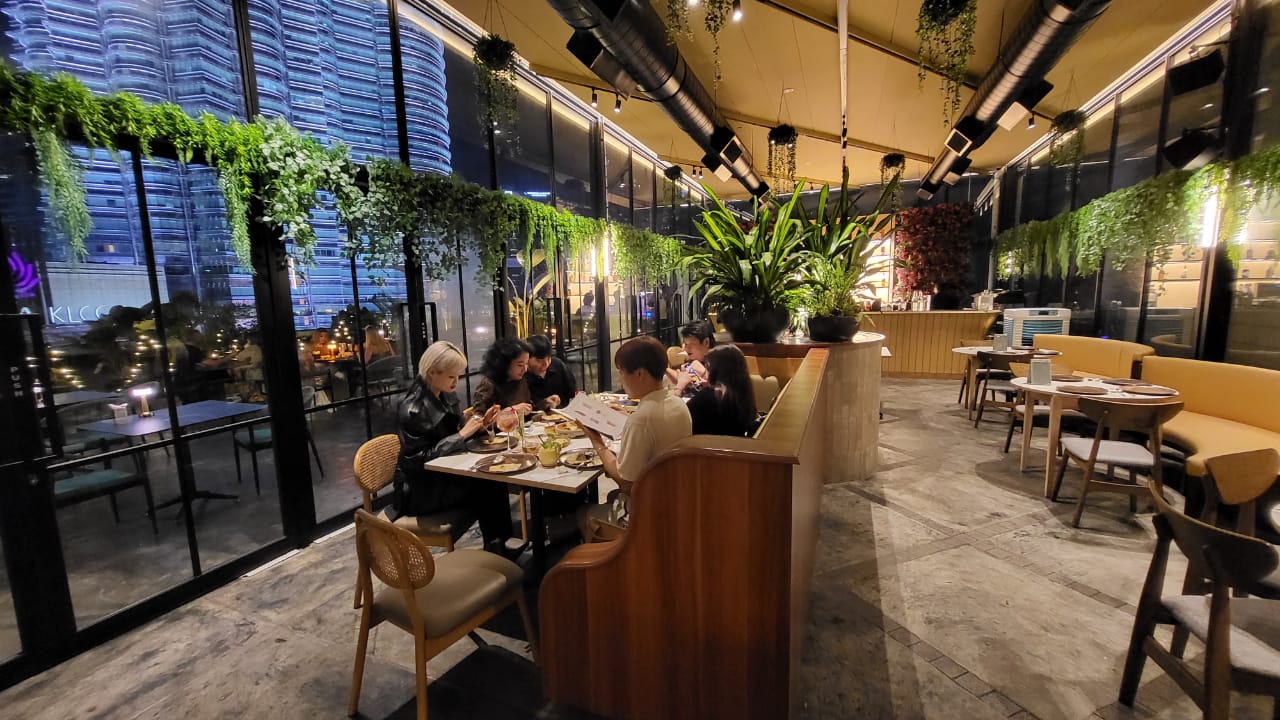 Review: Avenue K's Le Mirch introduces a new facet to Indian ...