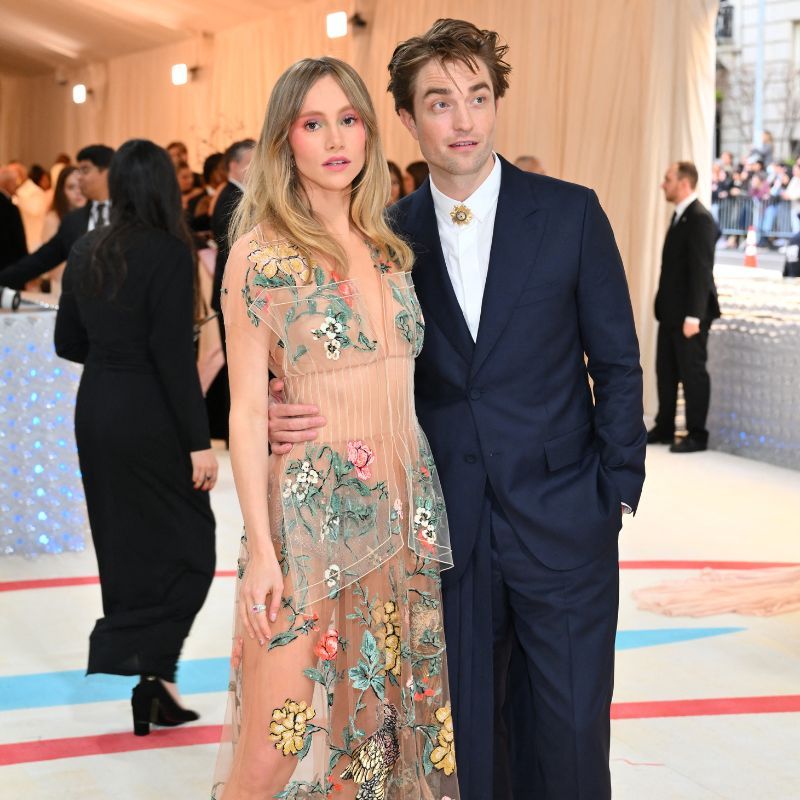 The Buzz on Celebrities: Trending Topics in Entertainment