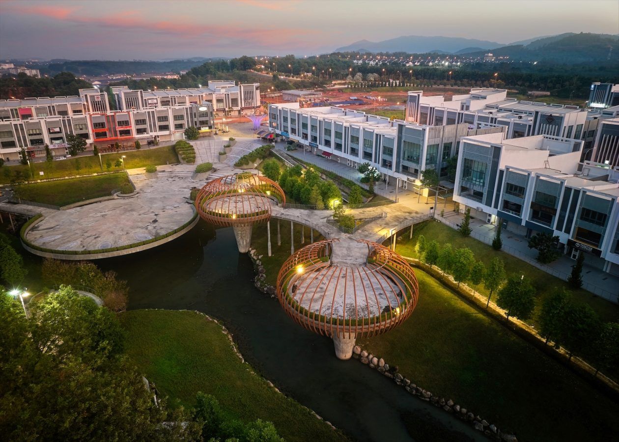 Reside in the realm of opulence at Resort Villa in Bandar Sri Sendayan