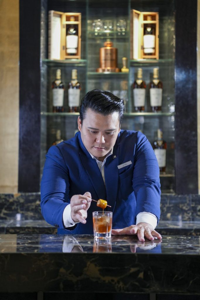 Let every sip of Boulevardier take you on "A Journey Through Time" with The Macallan