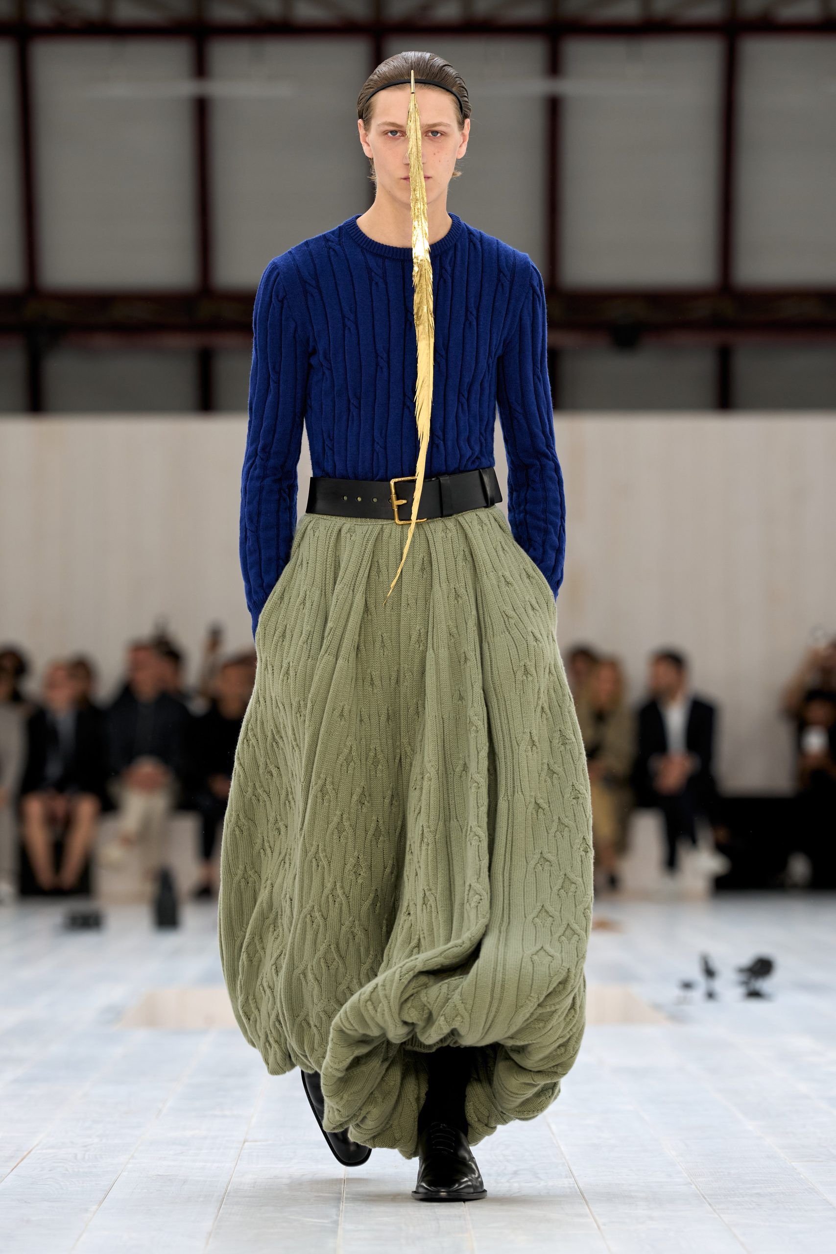 9 Best Looks: LOEWE Men's Spring Summer 2025 by Jonathan Anderson
