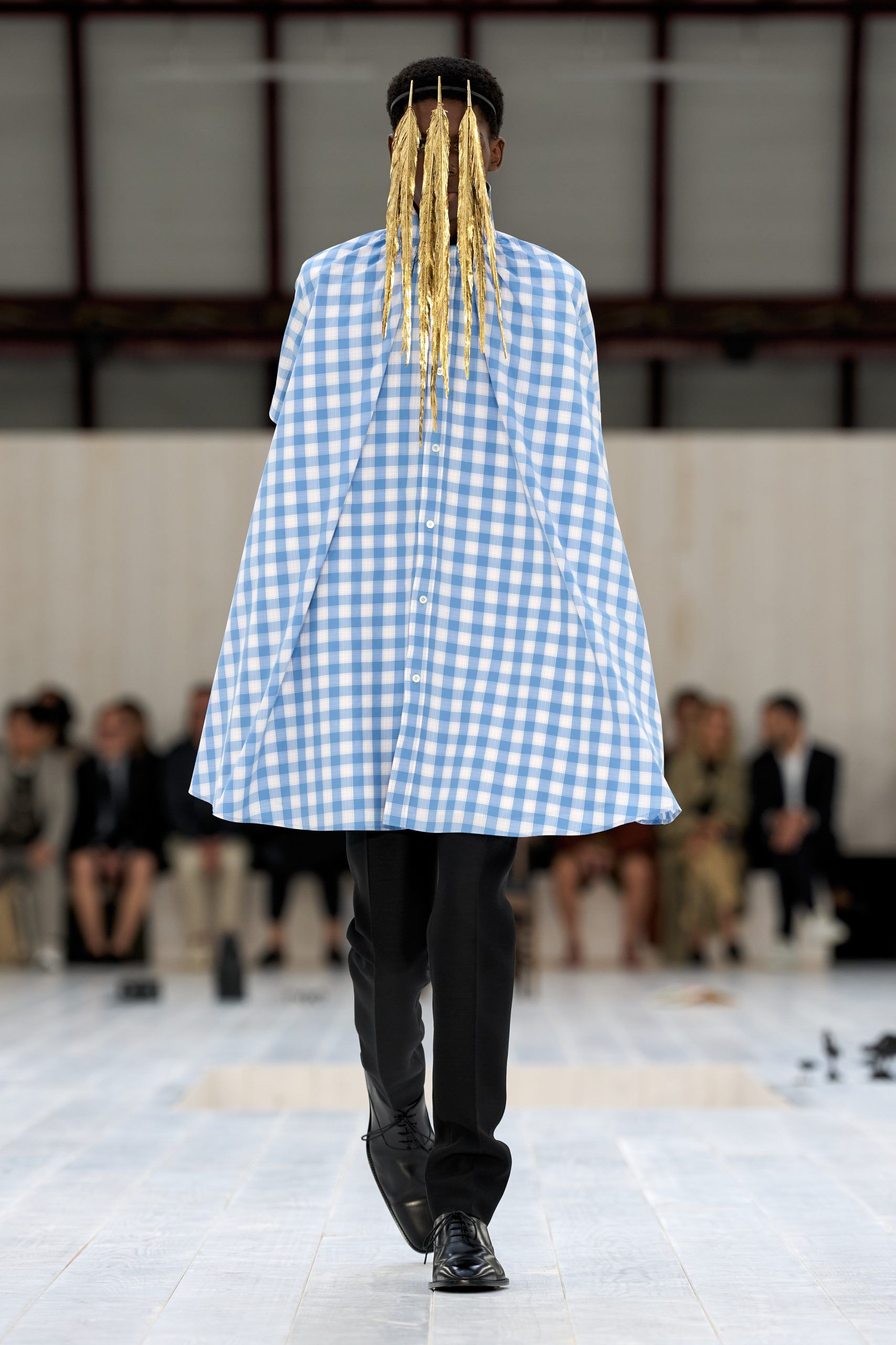 9 Best Looks: LOEWE Men's Spring Summer 2025 by Jonathan Anderson