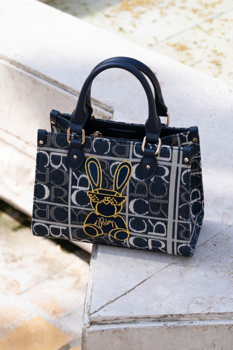 Phuwin joins the LOEWE family, Dolce&Gabbana takes over a beach club ...