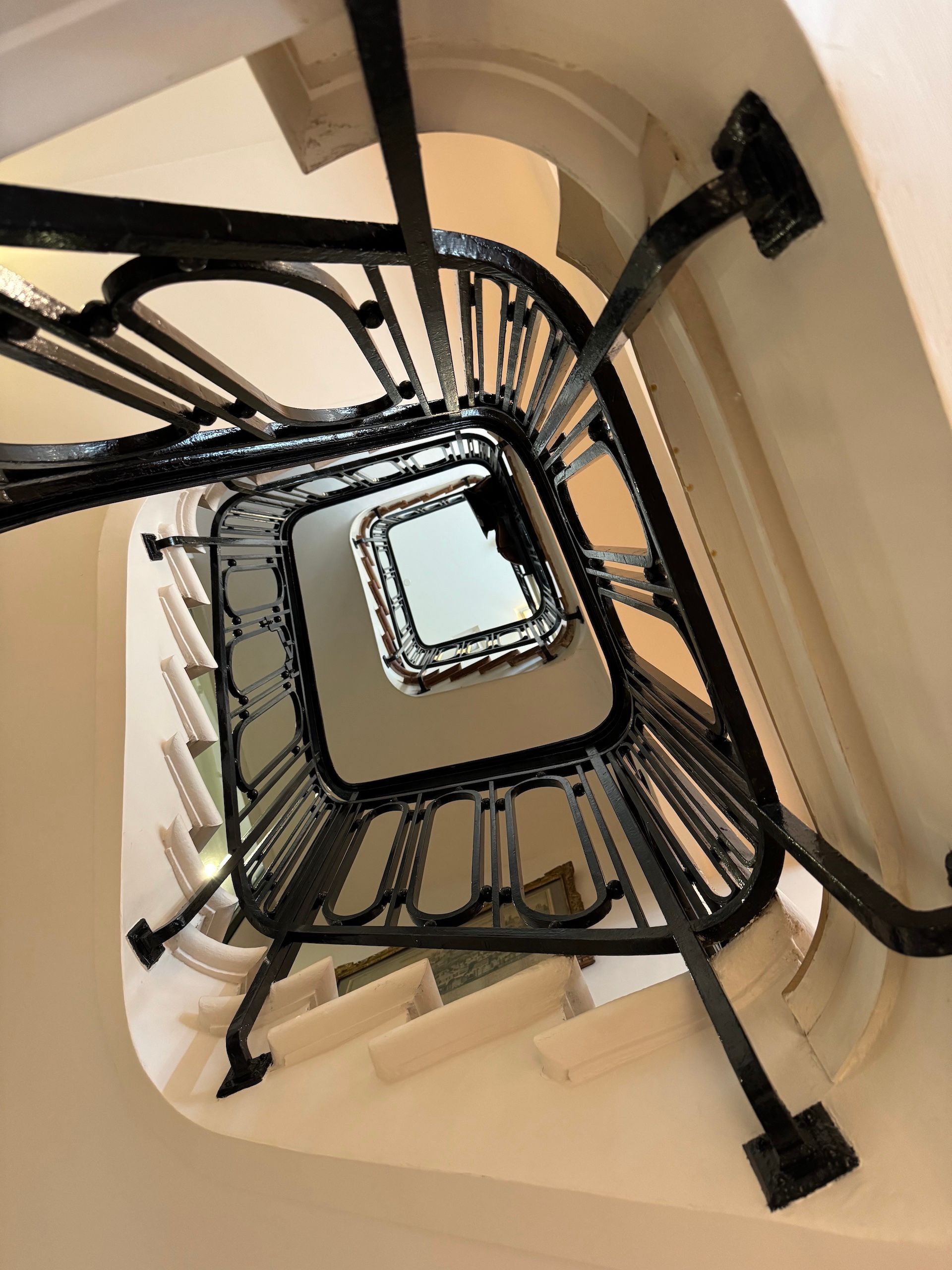 In the Spirit of the Faubourg: What makes the first Hermes store iconic ...