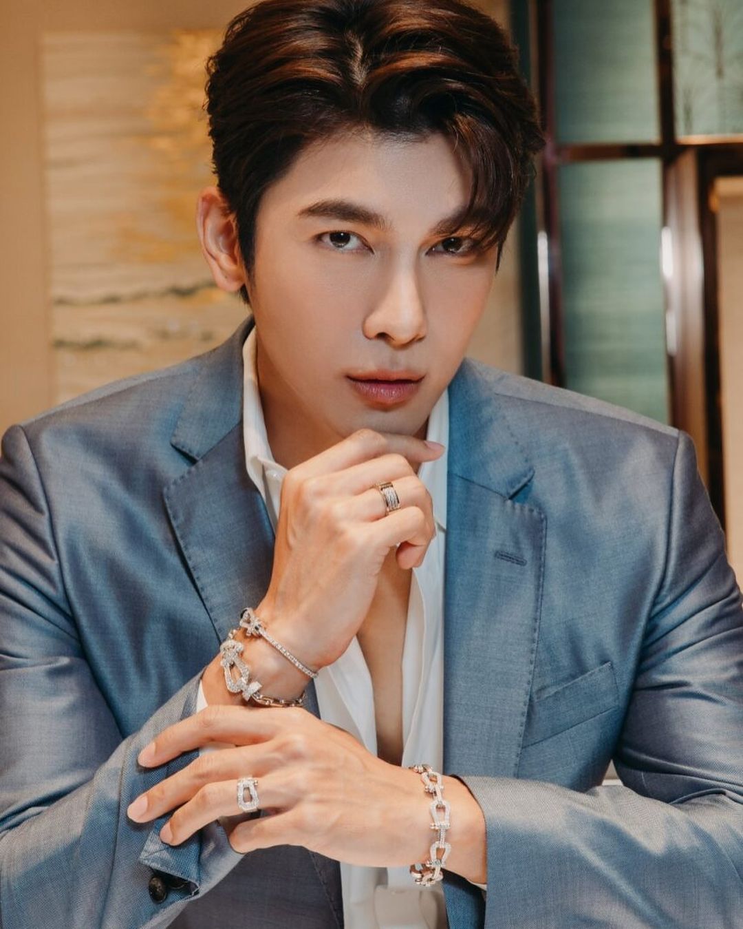 5 things Mew Suppasit can’t leave home without