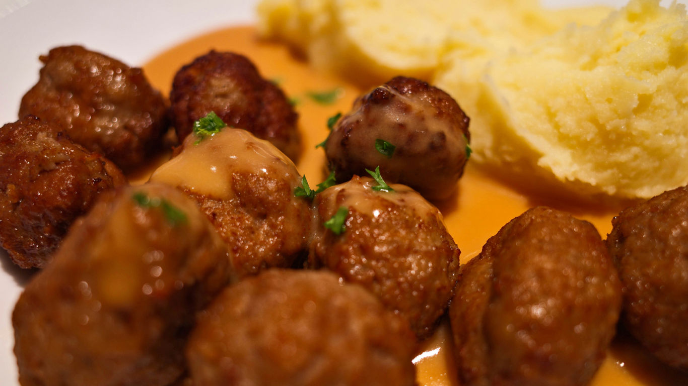 Places offering enticing promotions for Merdeka 2024