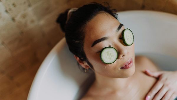 DIY masks for hydrated and brightened under-eyes