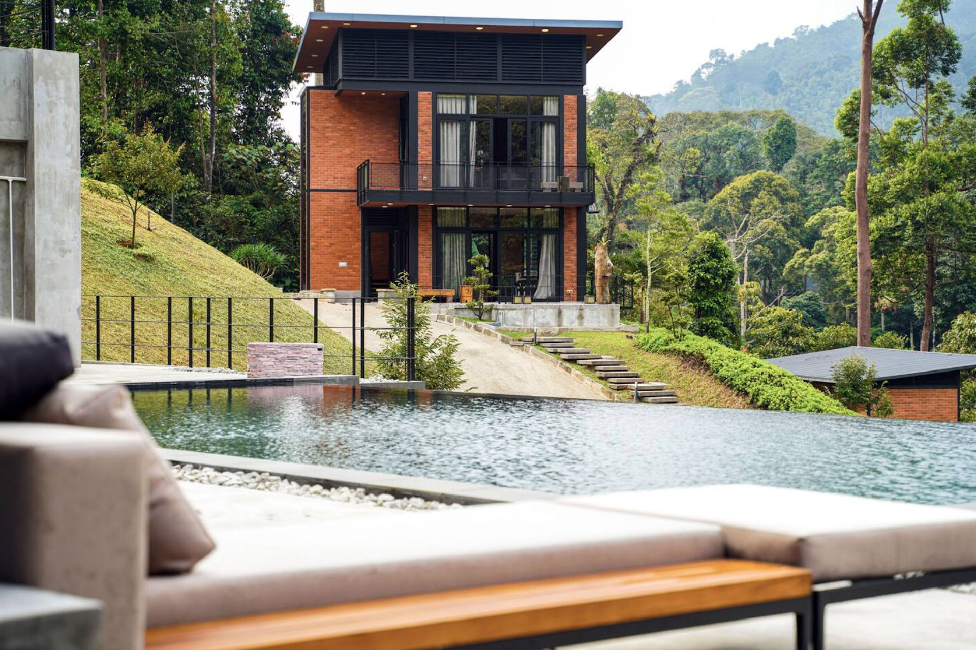 Find the right place for team building through Airbnb