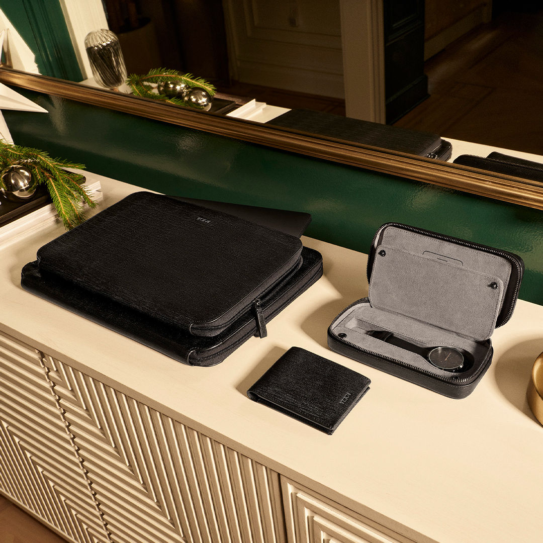 TUMI’s holiday collection gifts the joy of travel