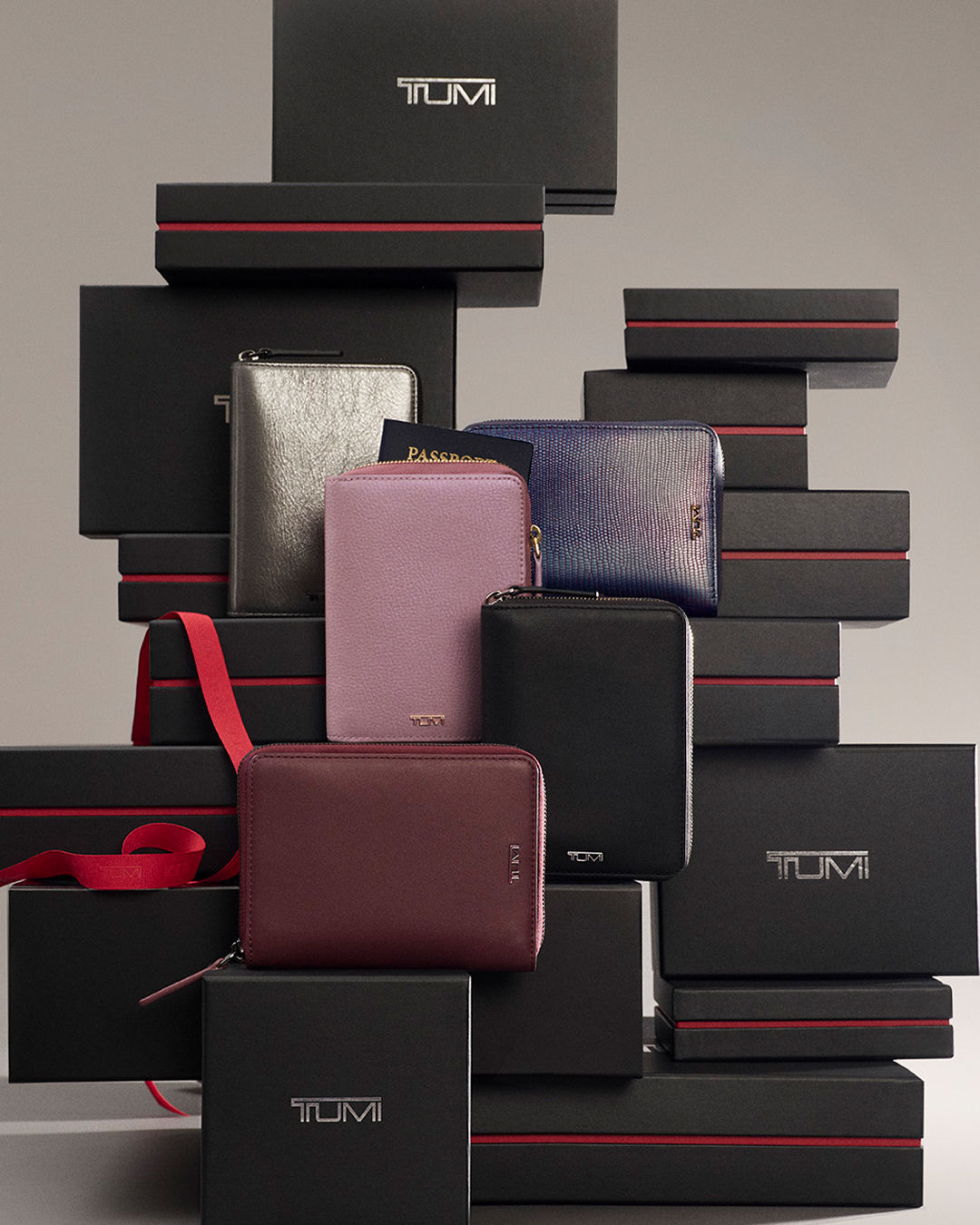 TUMI’s holiday collection gifts the joy of travel