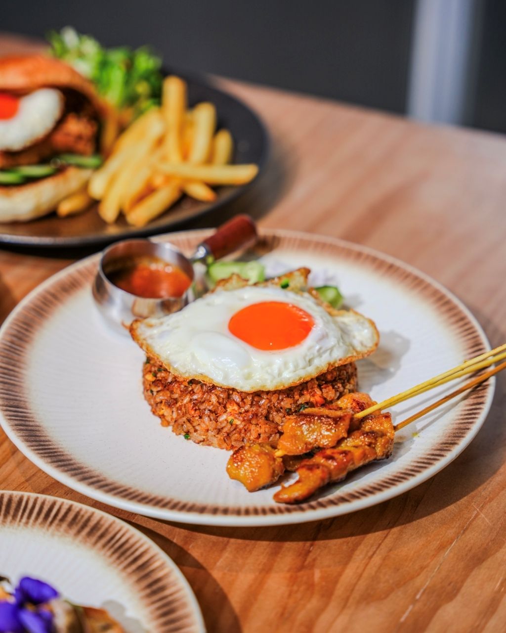 Review: Kaiizzo serves great communal food with pickleball on the side