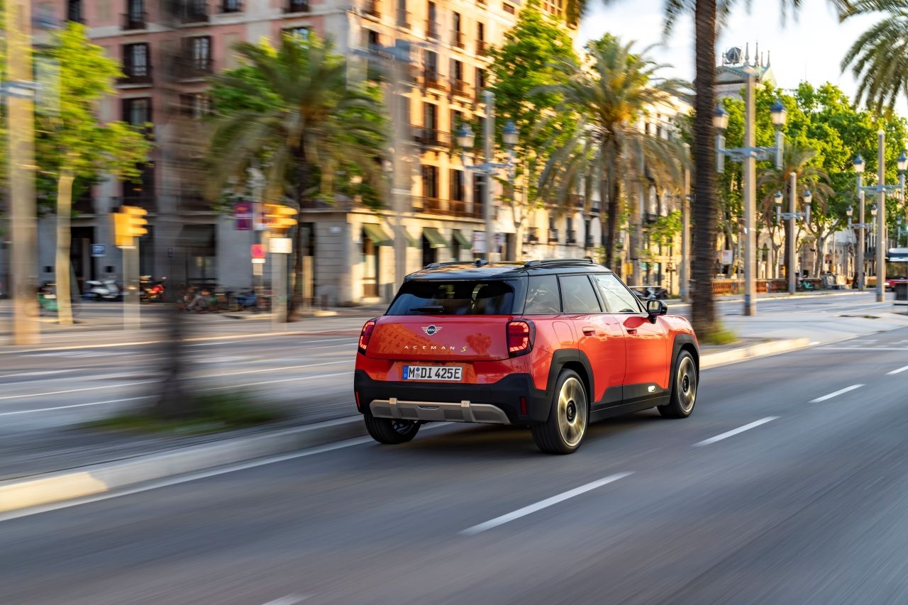 Meet the New MINI Countryman S All4 and First All-Electric MINI Aceman