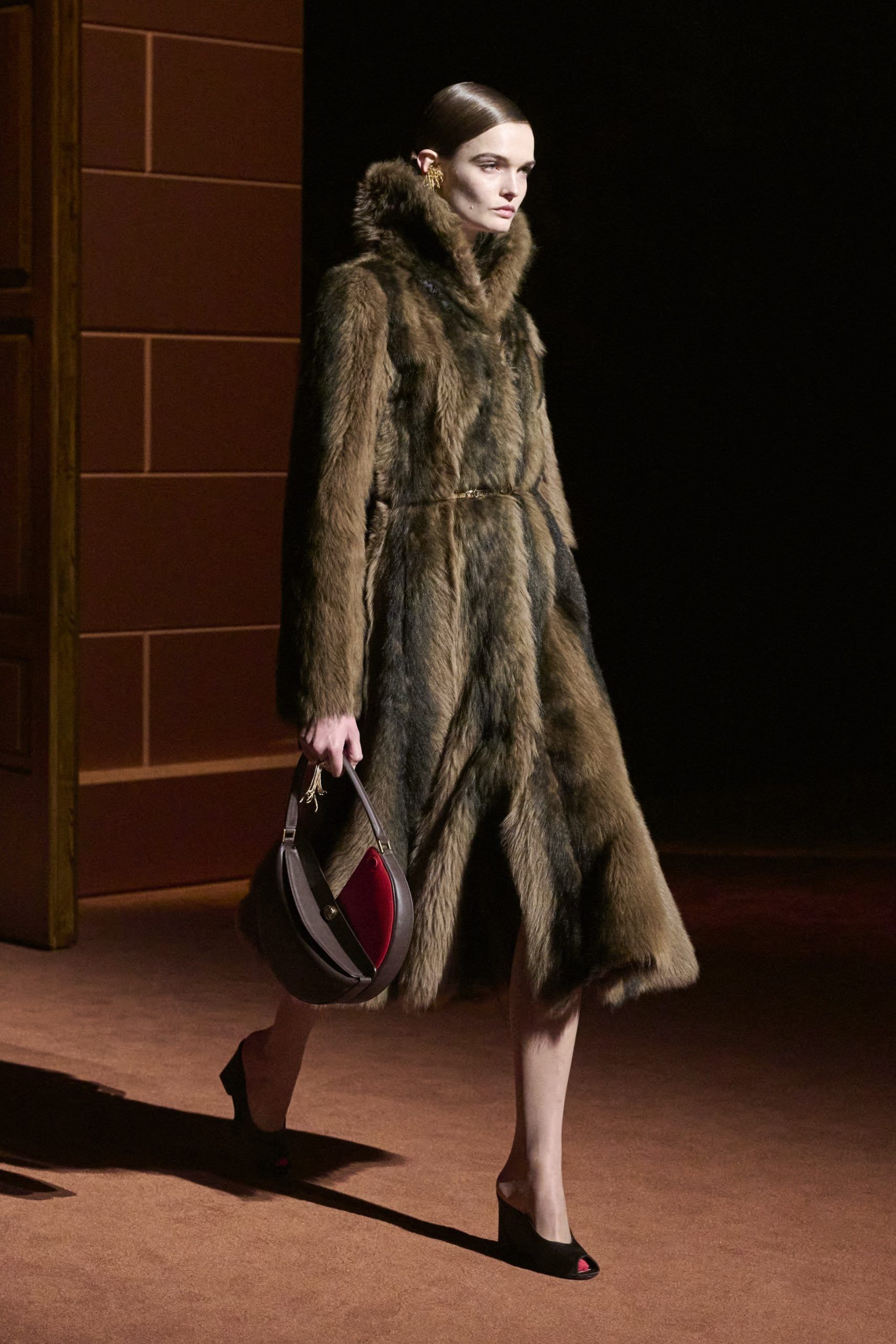 9 Best Looks: Fendi FW25 takes you into the House’s greatest archives