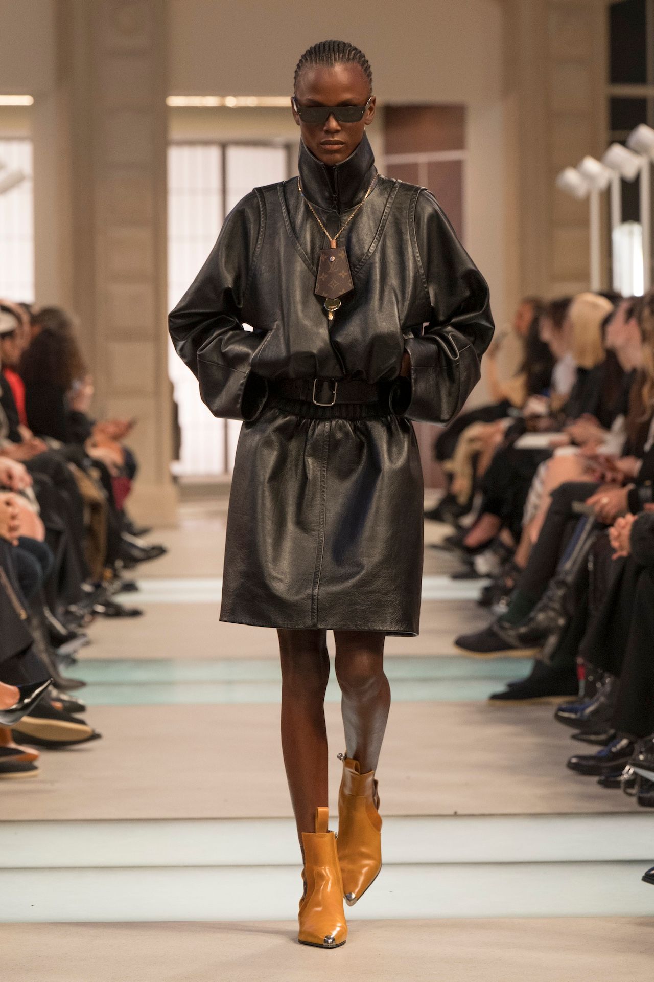 9 Best Looks: Louis Vuitton Women's Fall Winter 2025 sees the beauty in ...