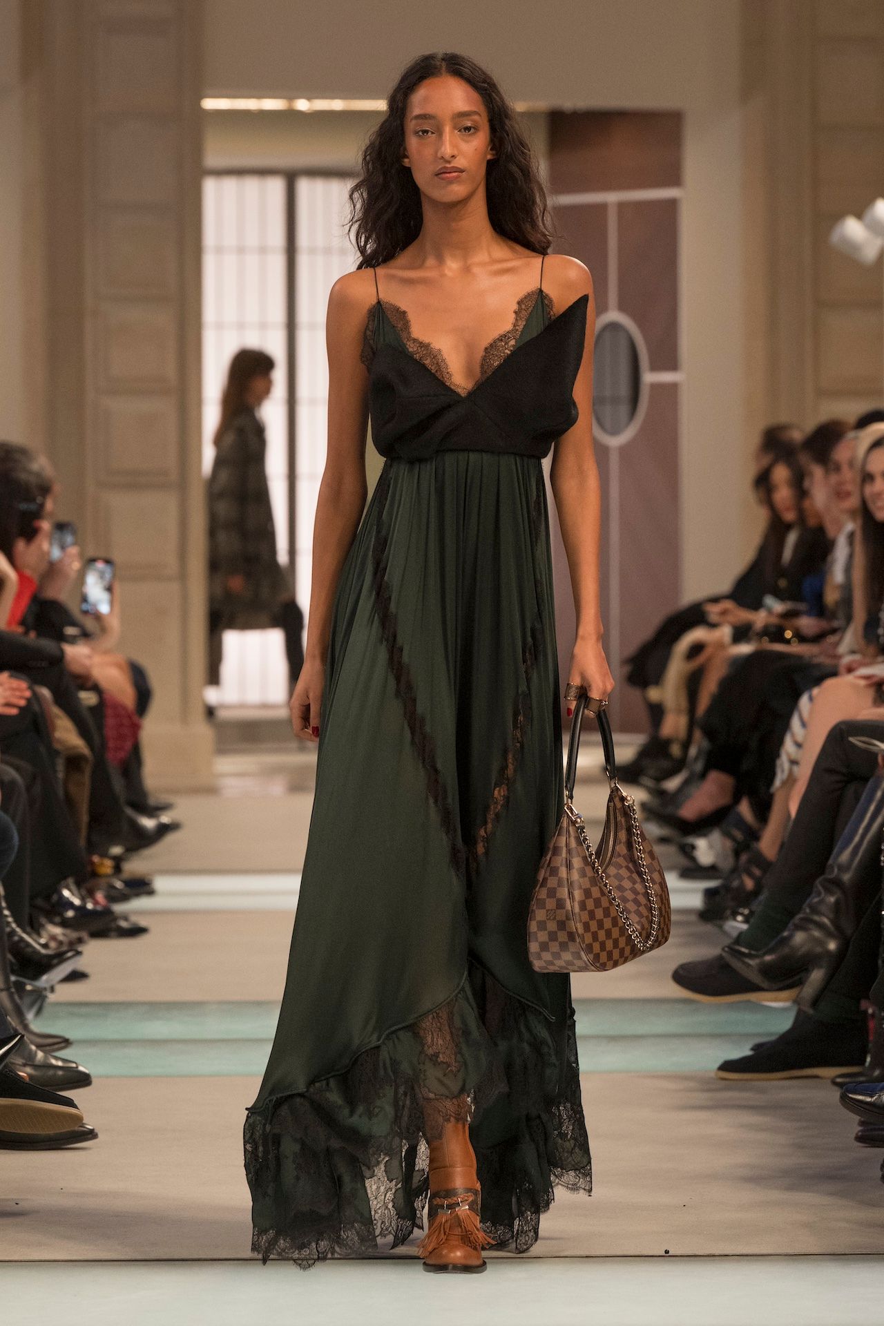 9 Best Looks: Louis Vuitton Women's Fall Winter 2025 sees the beauty in ...