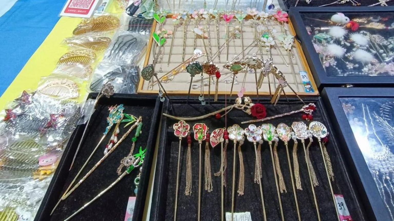 Taman Connaught pasar malam: Best food and shopping at the night market