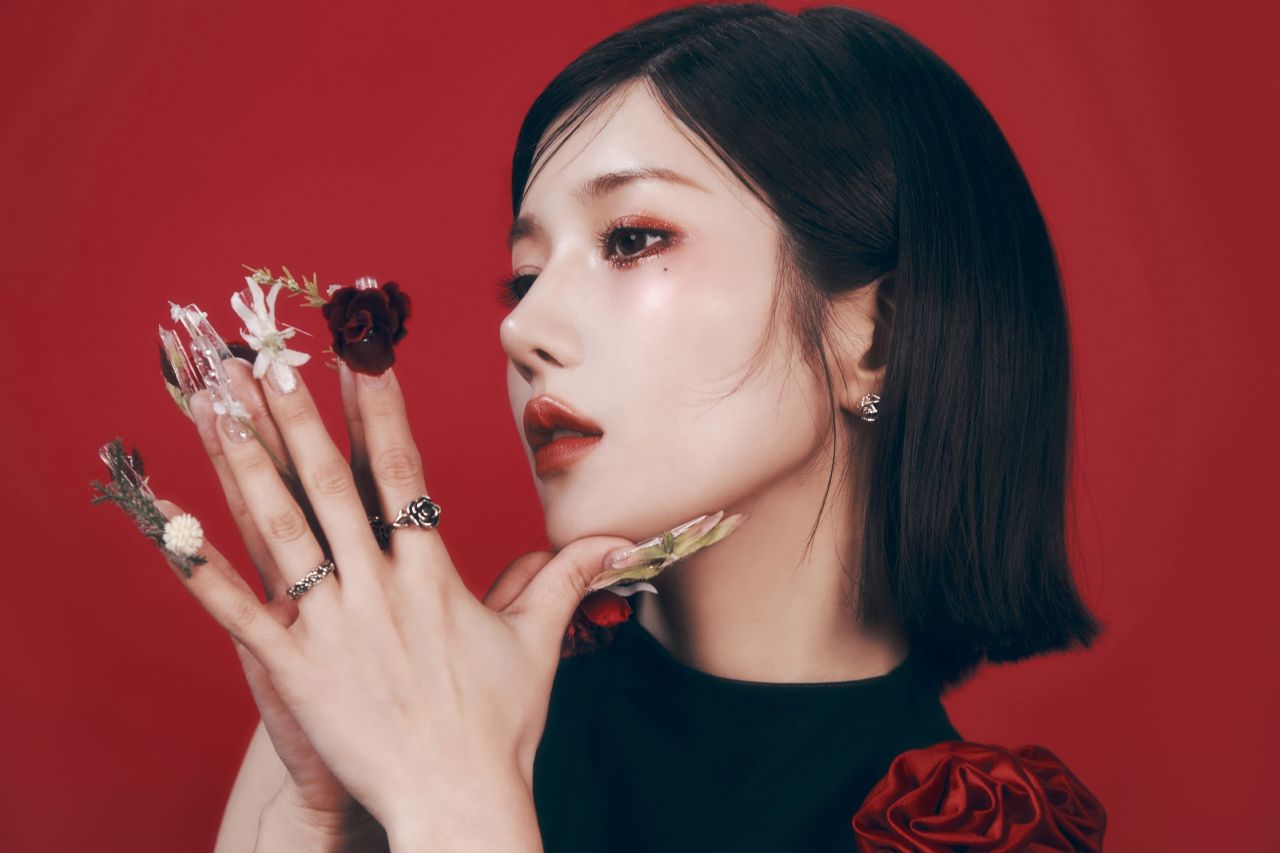 Kwon Eunbi channels dark feminine energy with new single, Hello Stranger