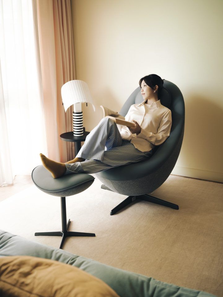 Coway PEBBLE is more than a massage chair, it’s a decor game changer
