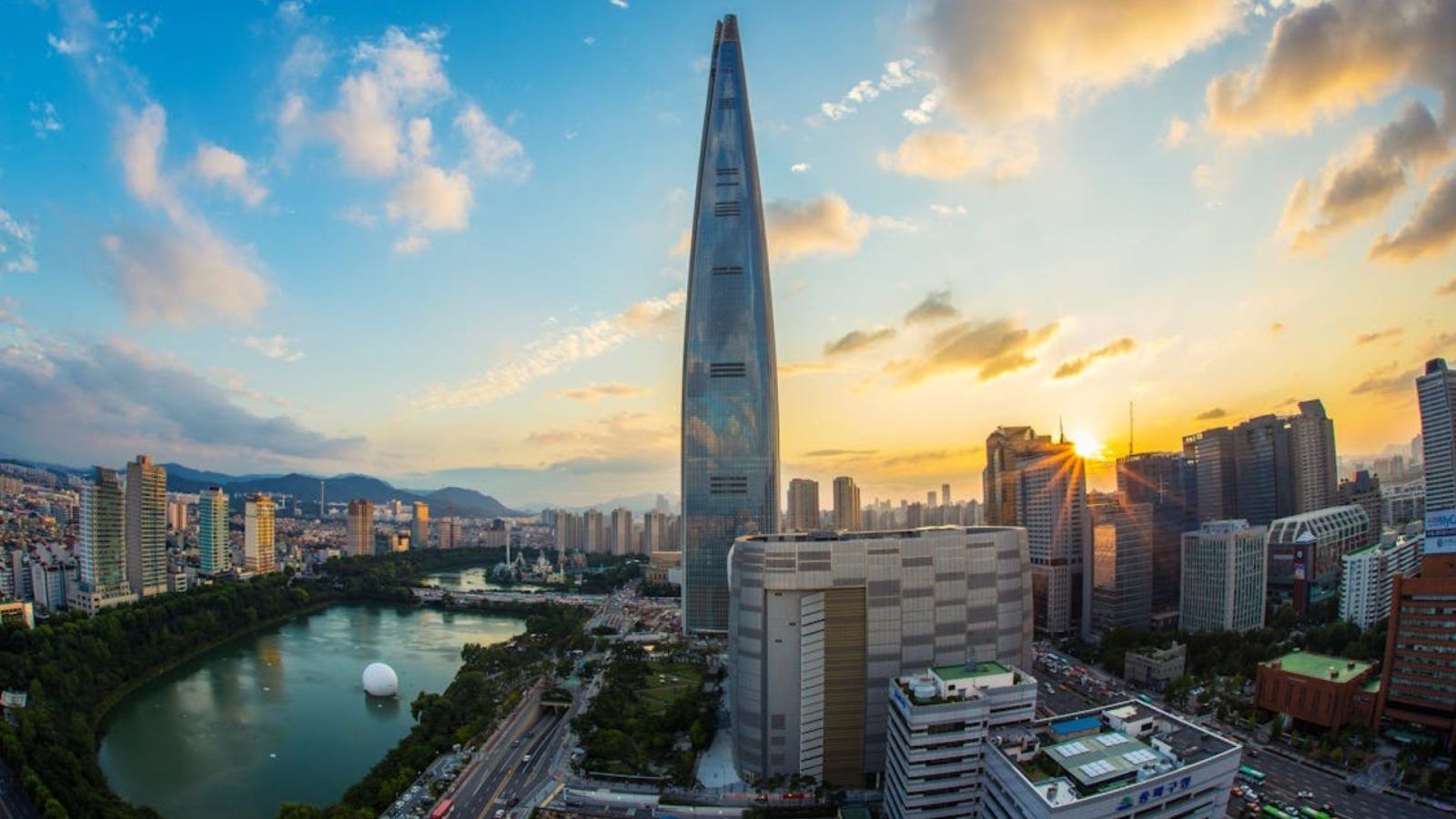 Here are the best shopping malls in Seoul, from Lotte World to COEX Mall
