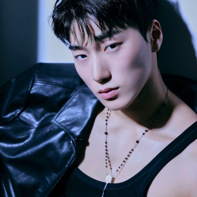 Fashion Obsessions: Jung Kook for Calvin Klein, Guan Xiaotong for FRED ...