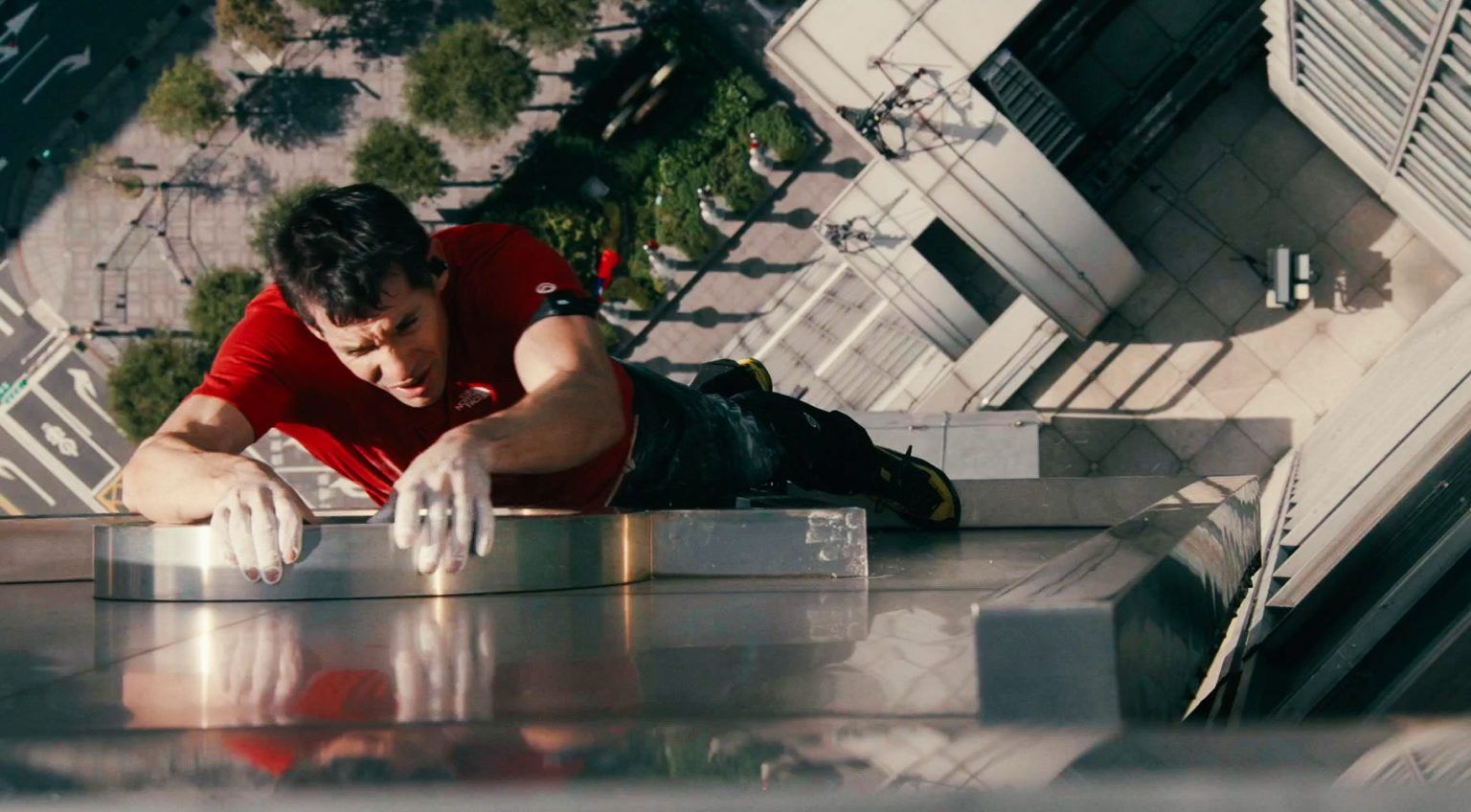 Alex Honnold free soloed Taipei 101, and the internet had sweaty palms