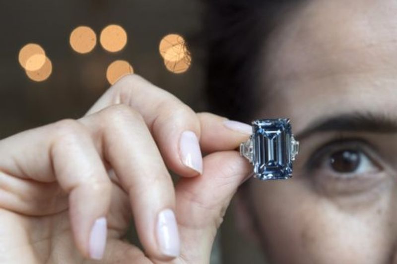 The Sakura Diamond is the biggest pink-purple diamond to go to auction