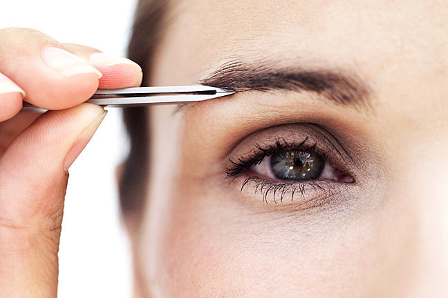 4 simple tips to help you groom your own eyebrows