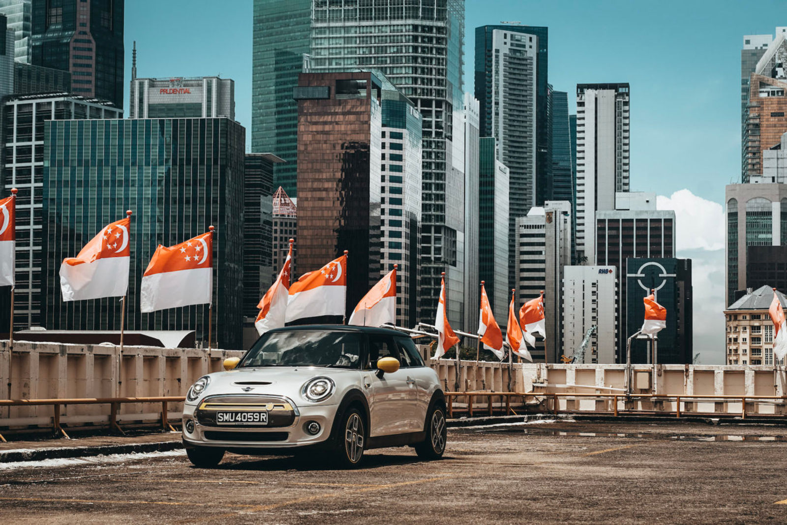 MINI Electric offers city driving sensibilities without compromising on fun