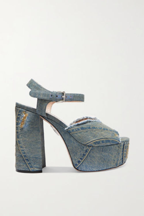 Platform sandals: the 2000s shoes loved by Olivia Rodrigo and Dua Lipa
