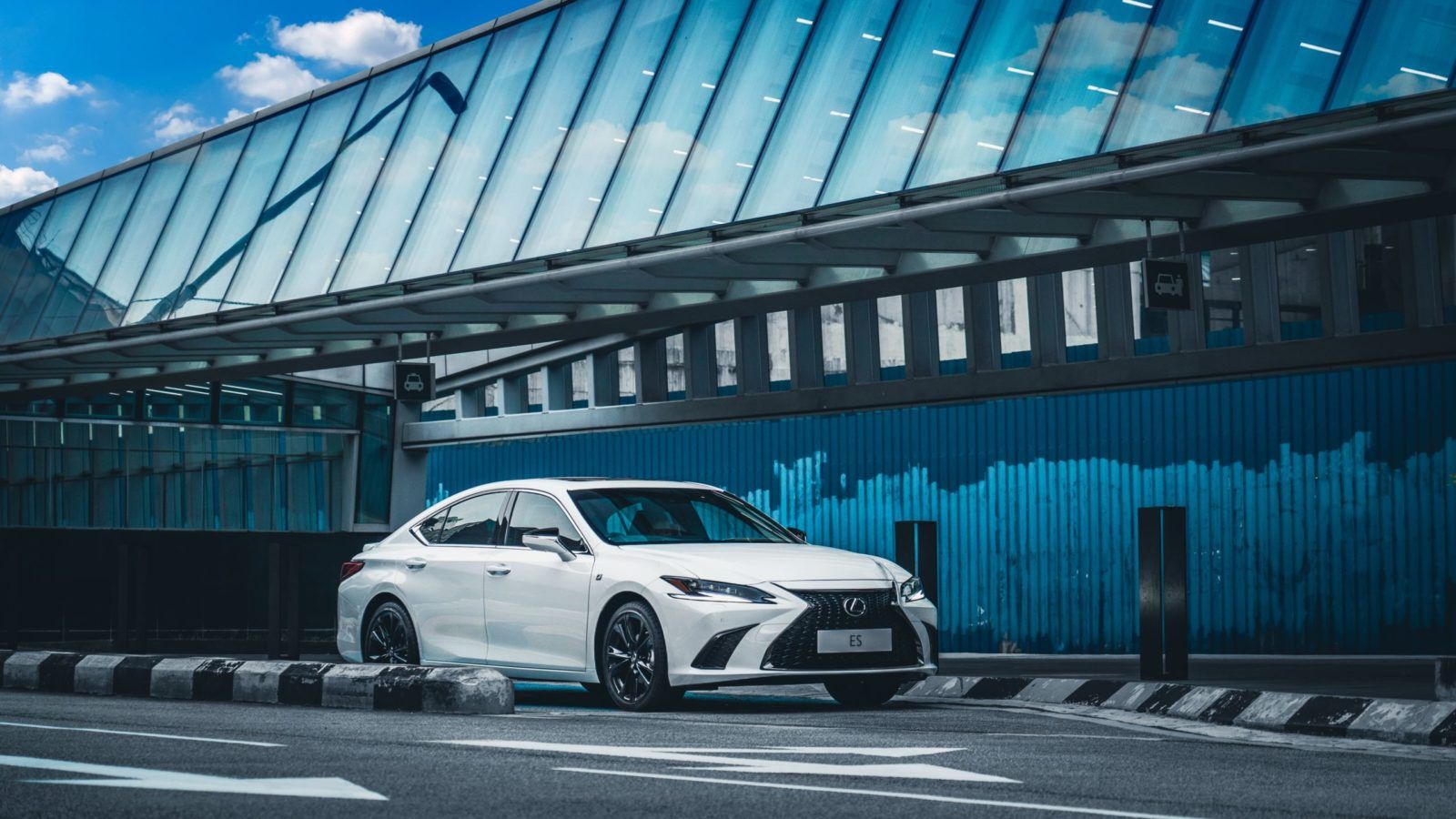 The Lexus ES 250 line-up features a new F Sport variant