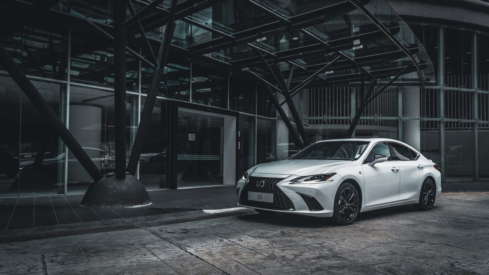 The Lexus ES 250 line-up features a new F Sport variant